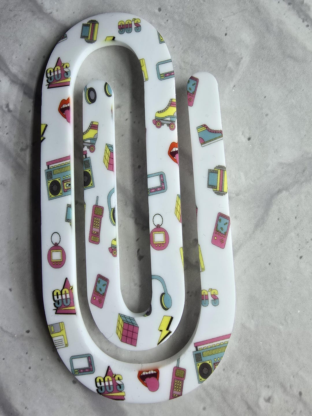 Giant 90's Retro Paper Clip | 11cm Novelty Teacher Gift Bookmark ...