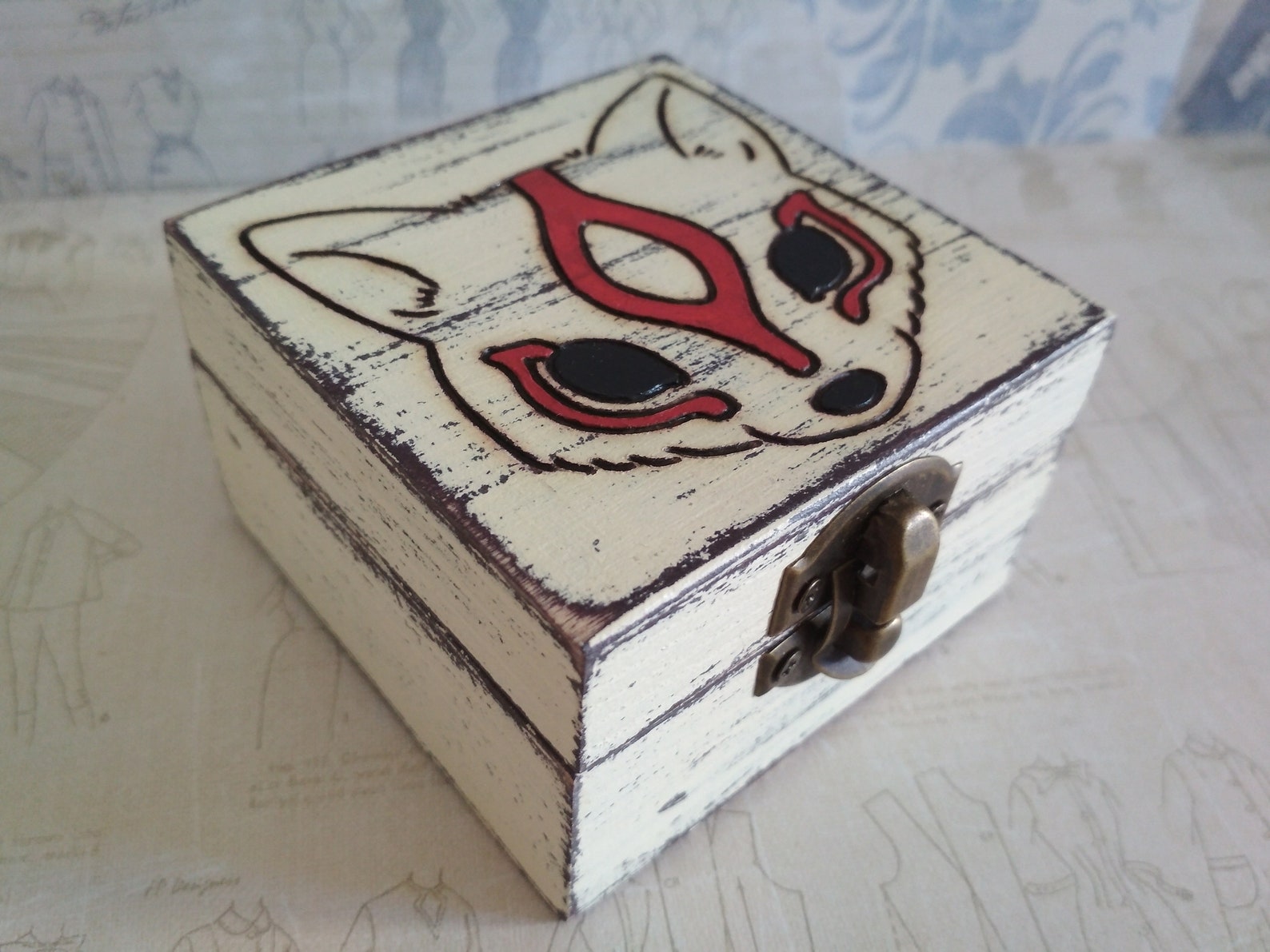 Ookami inspired Box el Dios Japanese Wolf//Ookami Japanese god | Etsy