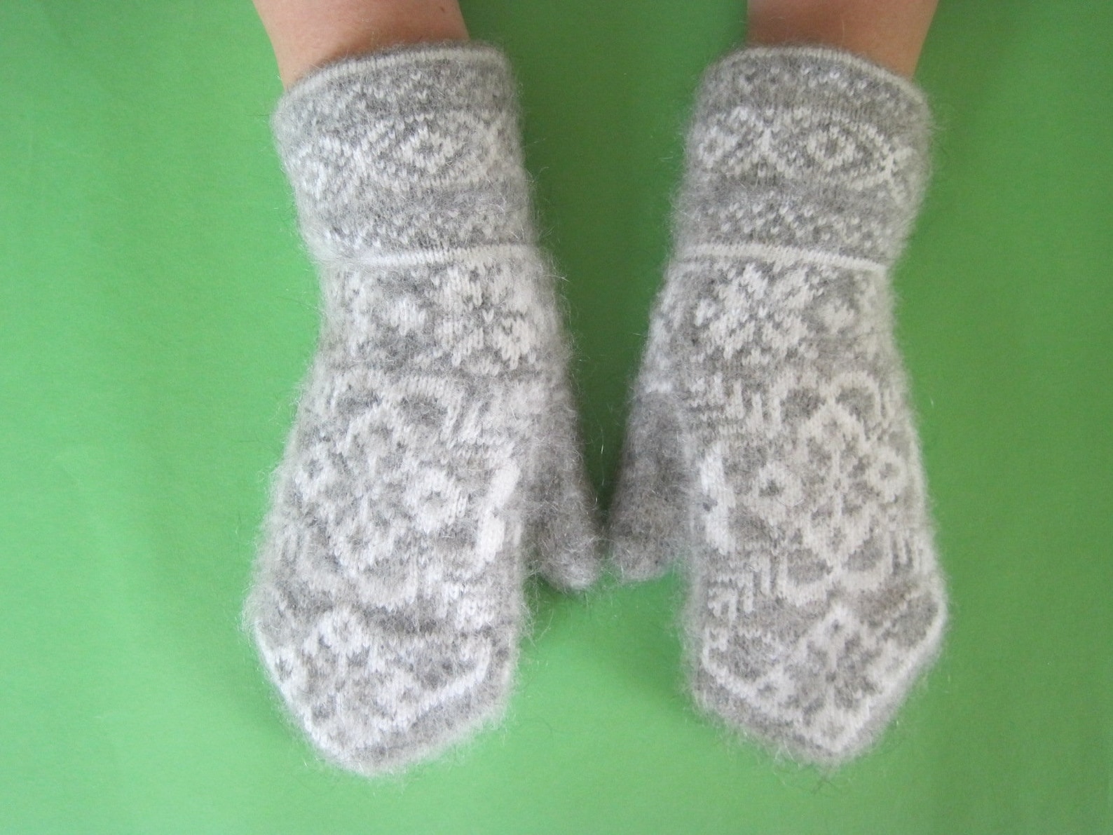Norwegian Style Selbu Rose Pattern Mittens Knit and Felt of - Etsy