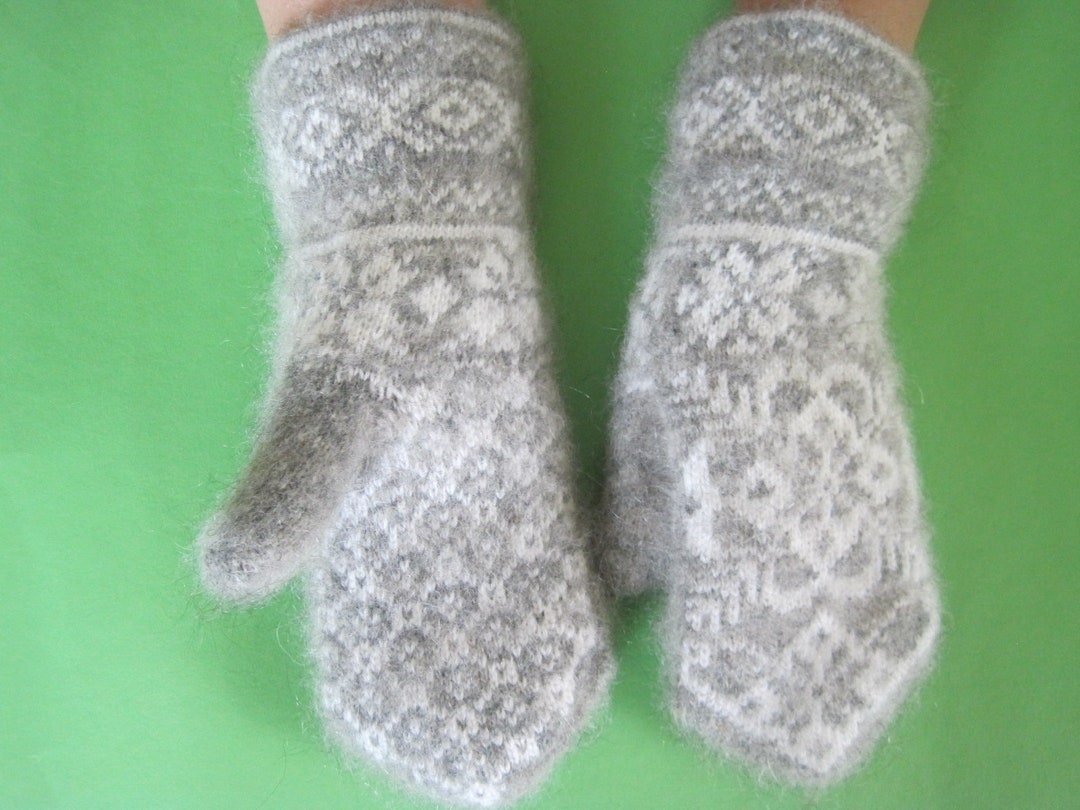 Norwegian Style Selbu Rose Pattern Mittens Knit and Felt of Gray ...