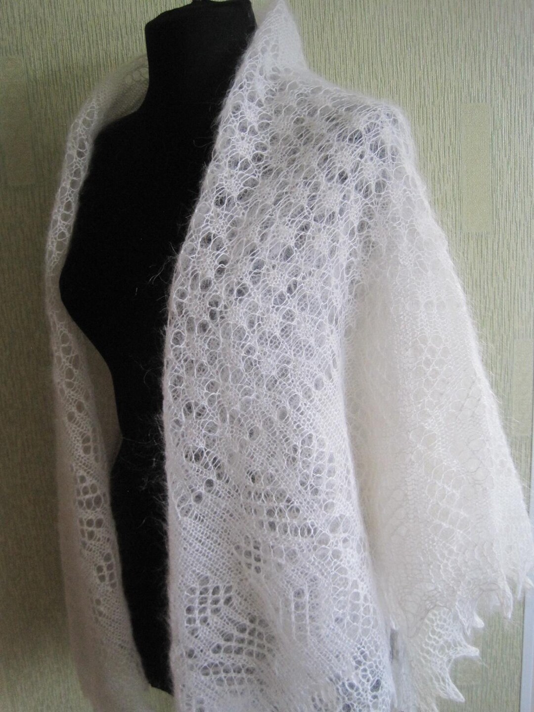 Pure White 100% Goat Down Yarn Friendly to Skin Nordic Openwork Hand ...