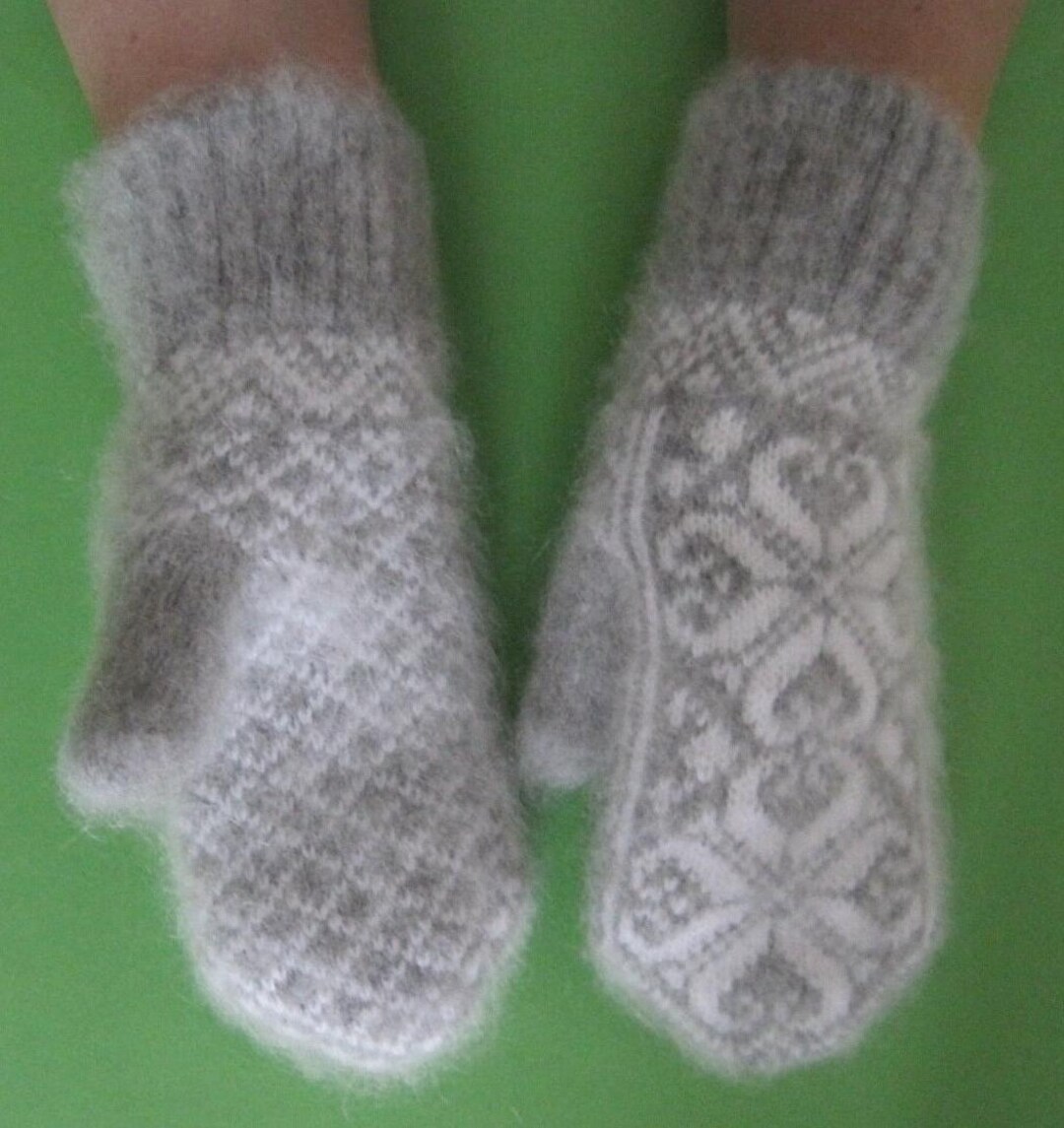 Selbu Norway Rose Pattern Knit and Felt of Natural Goat Down Yarn Women ...