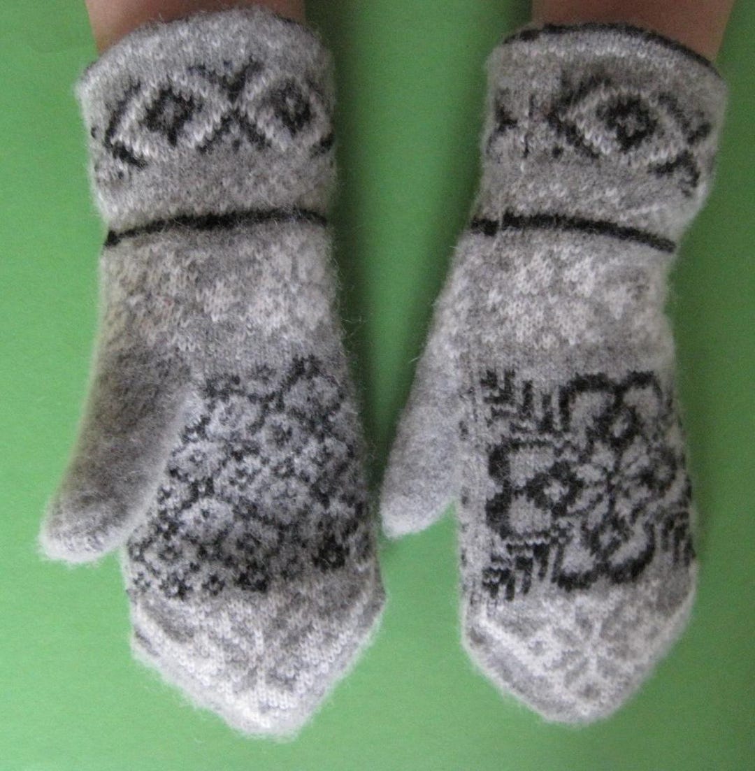 Norwegian Style Selbu Rose Pattern Women Mittens Knit and Felt of ...