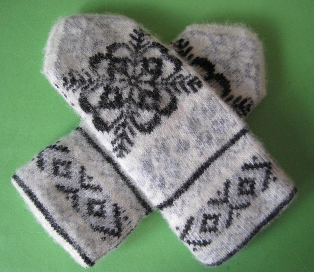 Norwegian Style Selbu Rose Pattern Women Mittens Knit and Felt of ...
