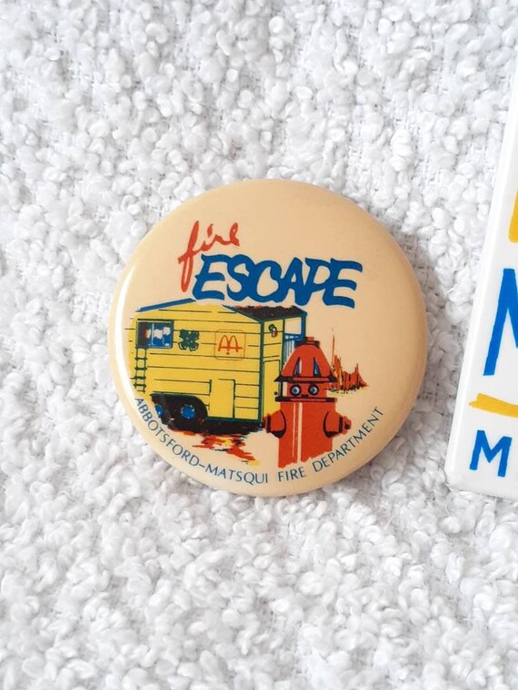 Mcdonalds Rick Hansen 80s 90s Pinback Buttons - Gem
