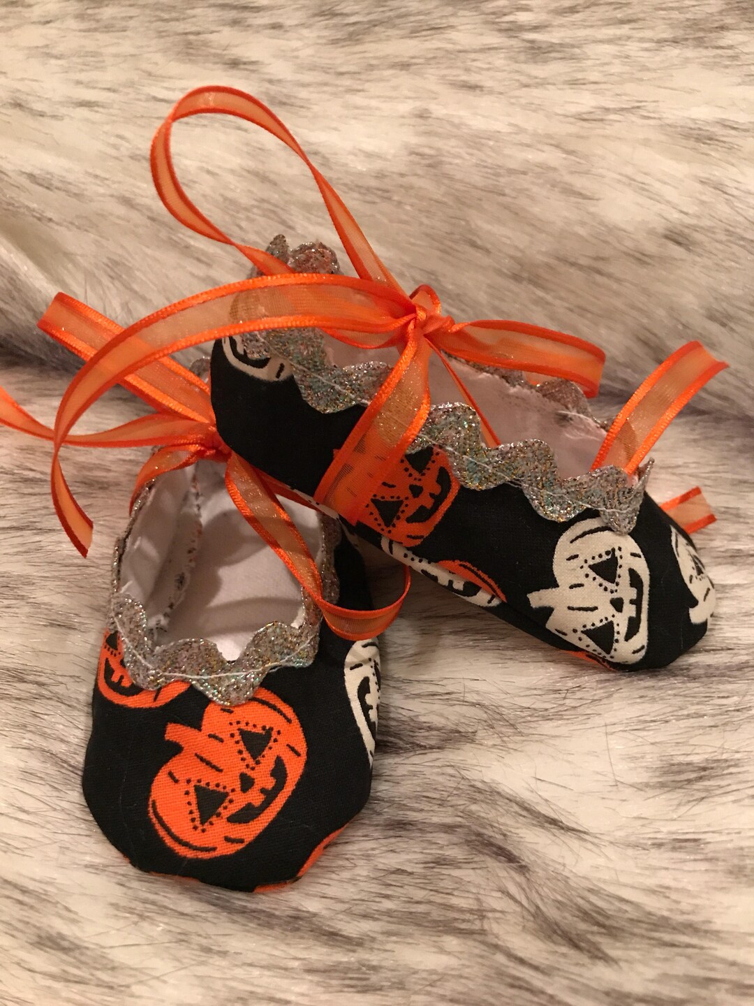 Baby Girl Halloween Pumpkins Crib Shoes/booties- Glow in the Dark - Etsy