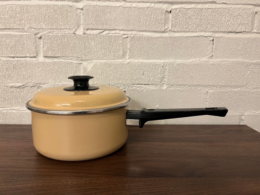 Vintage Almond Colored Cooking Pot With Lid - Etsy