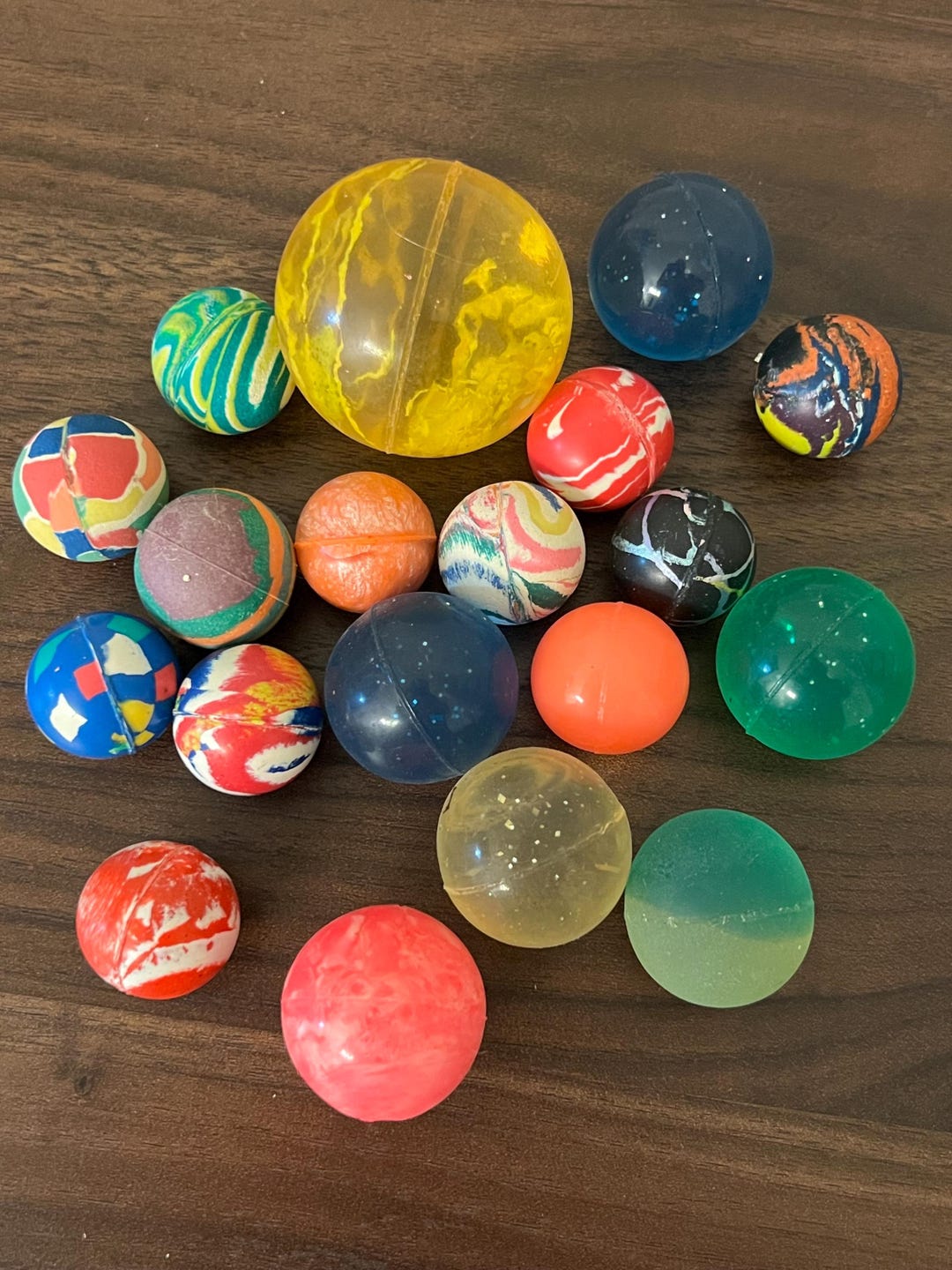 Lot of 19 Vintage Toy Bouncy Balls Retro Bouncing Ball Gumball Machine ...