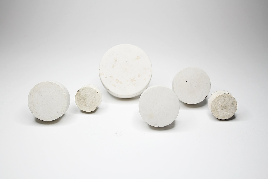White Concrete Cabinet Knob | White Concrete | Cabinet Knobs | Concrete Knobs | Knobs | Bouton ...