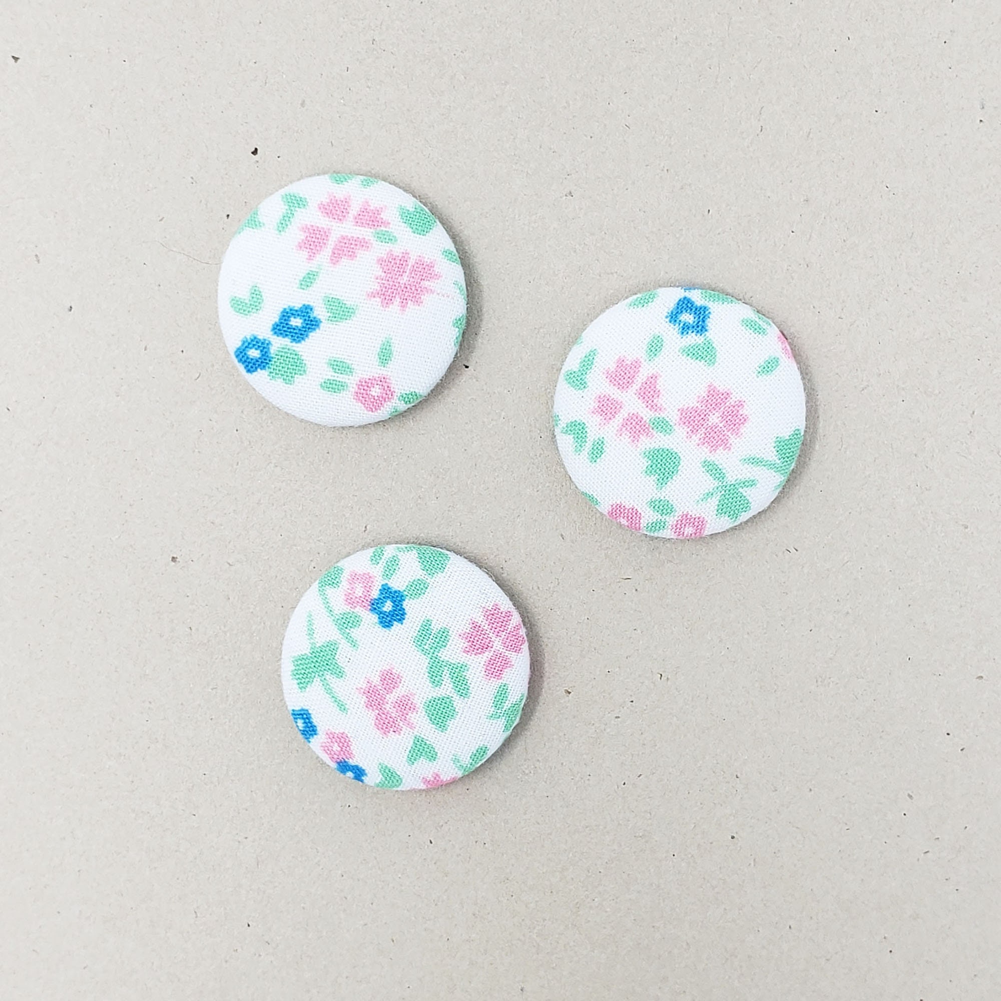 Fabric Button Magnets // Set of 3 1 Round Metal Magnets / | Etsy