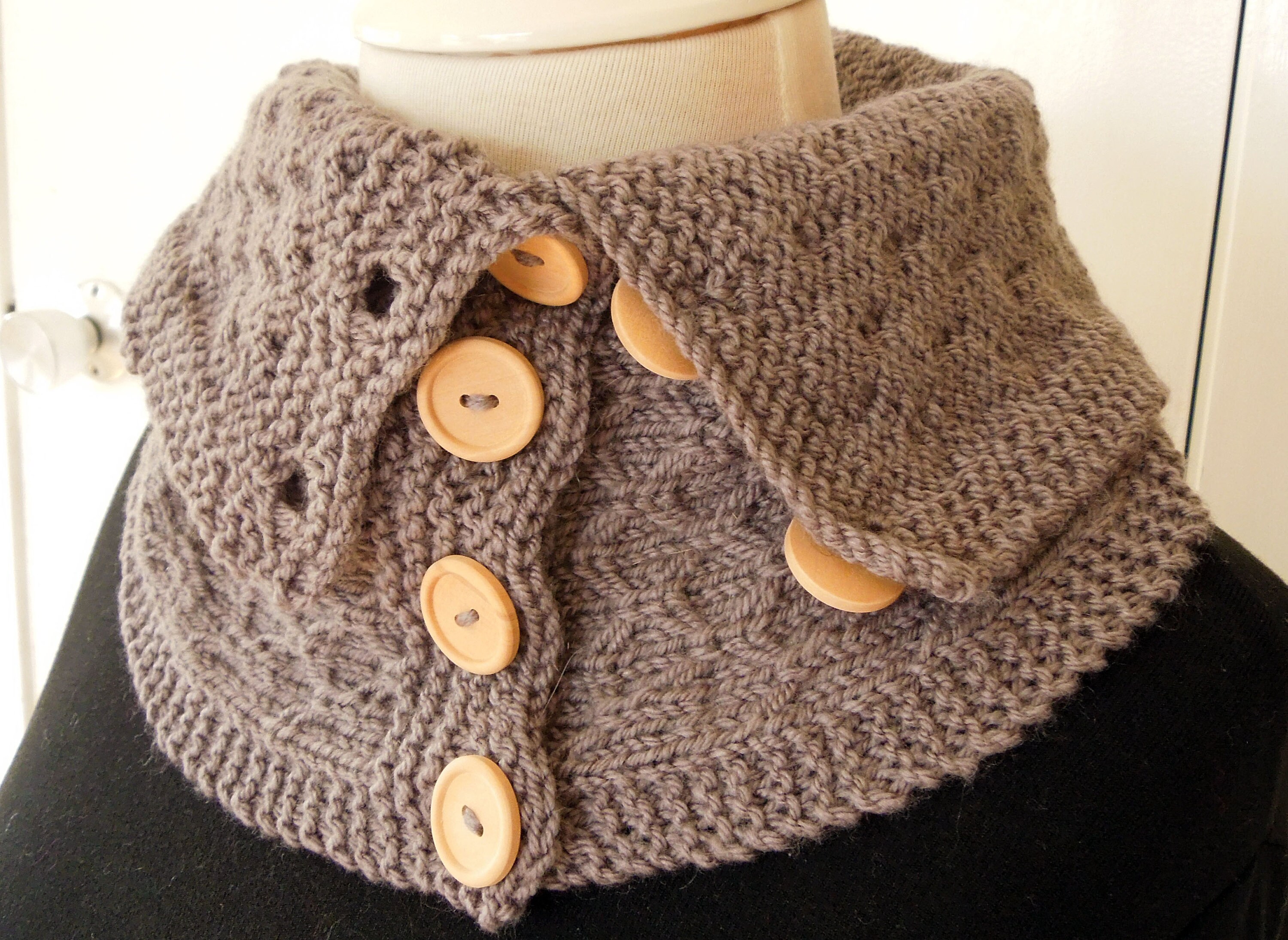 KNITTING PATTERN Cowl With Buttons | Etsy