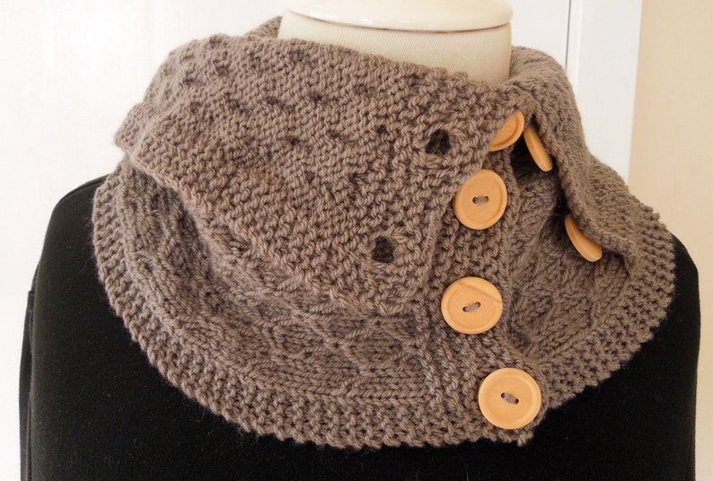 KNITTING PATTERN Cowl With Buttons | Etsy