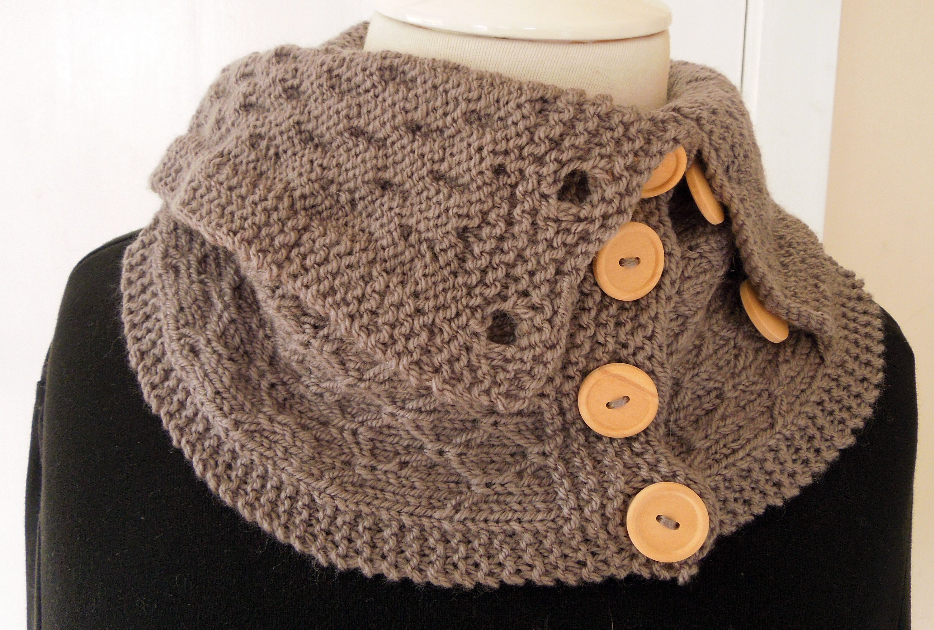 KNITTING PATTERN Cowl With Buttons | Etsy