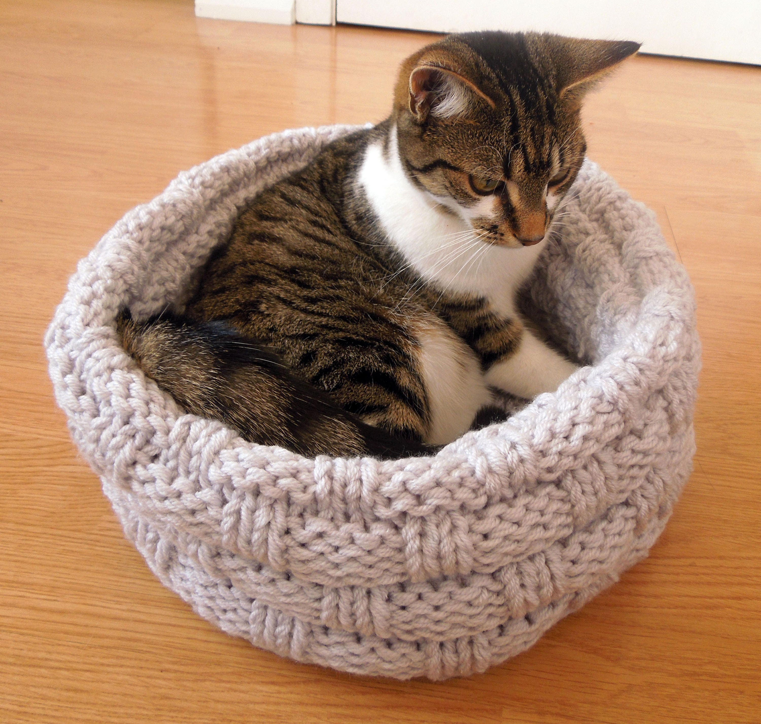 Chunky Wool Cat Bed Knitting Pattern: Easy Knit Pet Basket (PDF Pattern ...