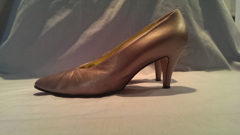 Vintage 1980s Pancaldi Pumps in Rosy Silver, Made in Italy - Etsy