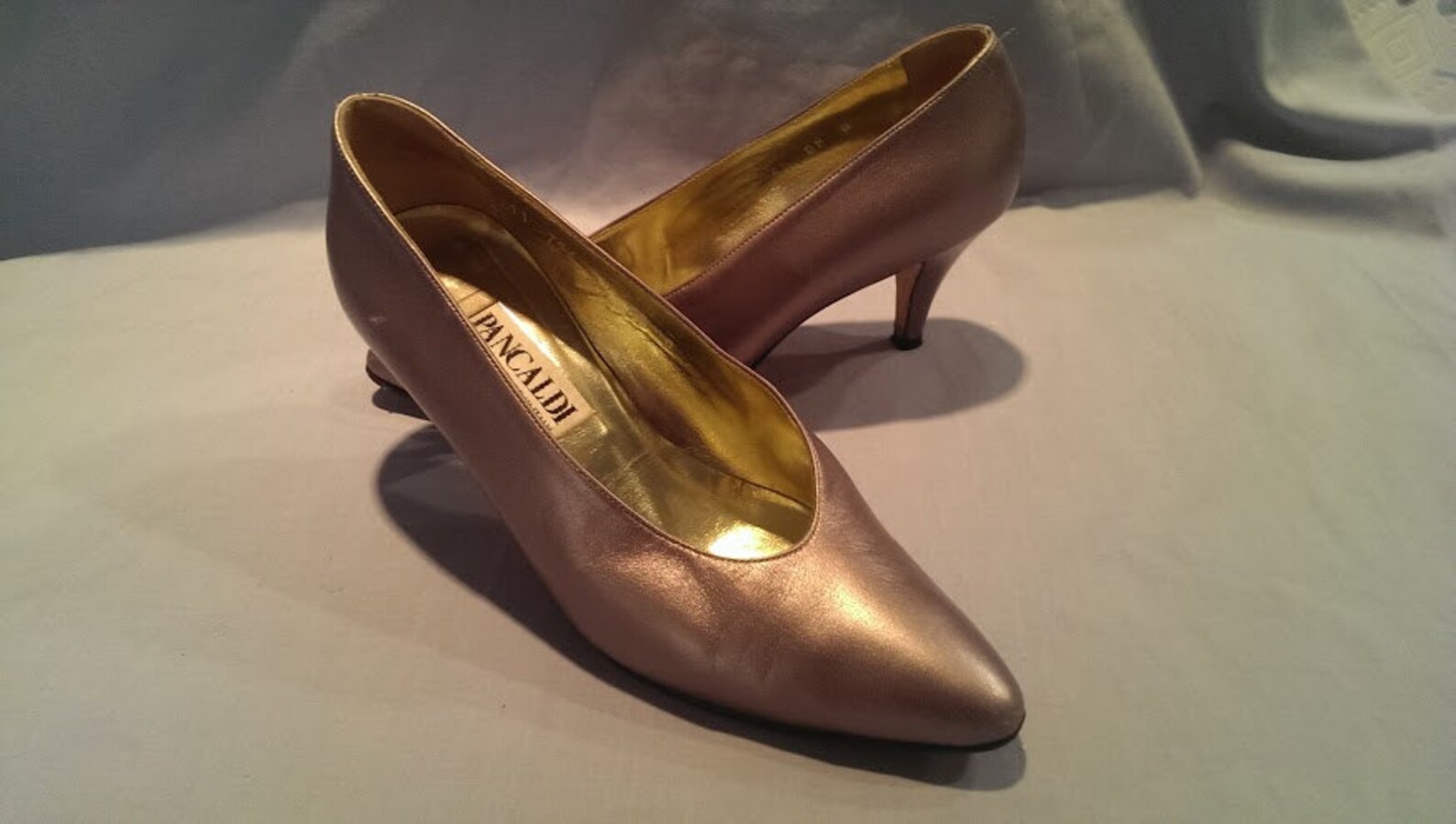 Vintage 1980s Pancaldi Pumps in Rosy Silver, Made in Italy - Etsy