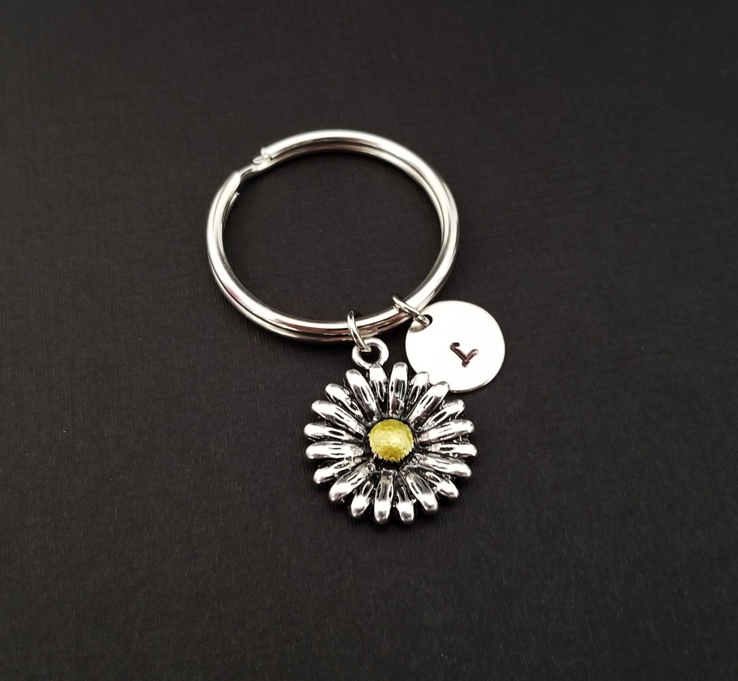 Daisy Keychain Custom Gift Flower Keychain Gift for Mom - Etsy