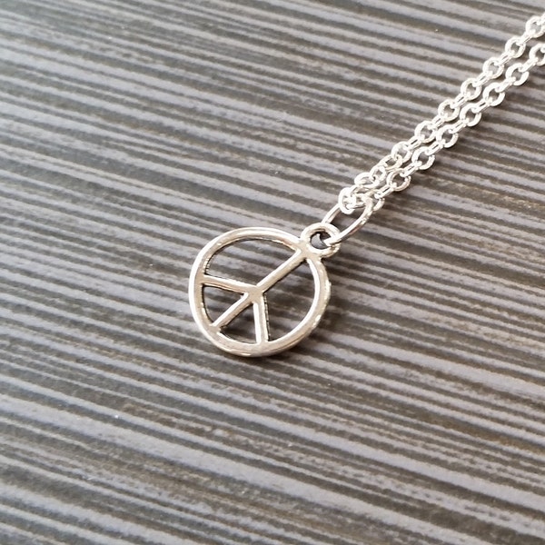 Silver Peace Sign Necklace - Etsy
