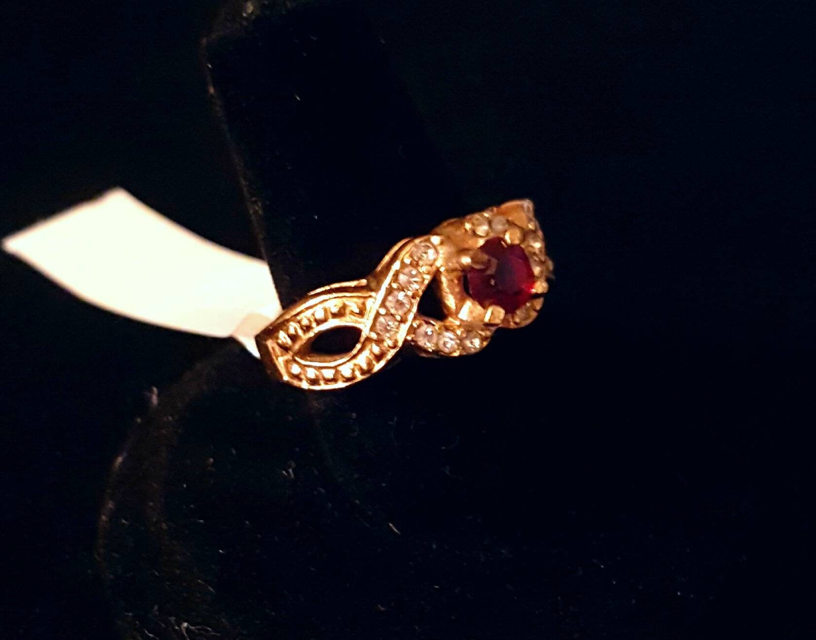 Vintage Avon Ruby Red and Gold Ring Size 6 Antique Jewelry - Etsy