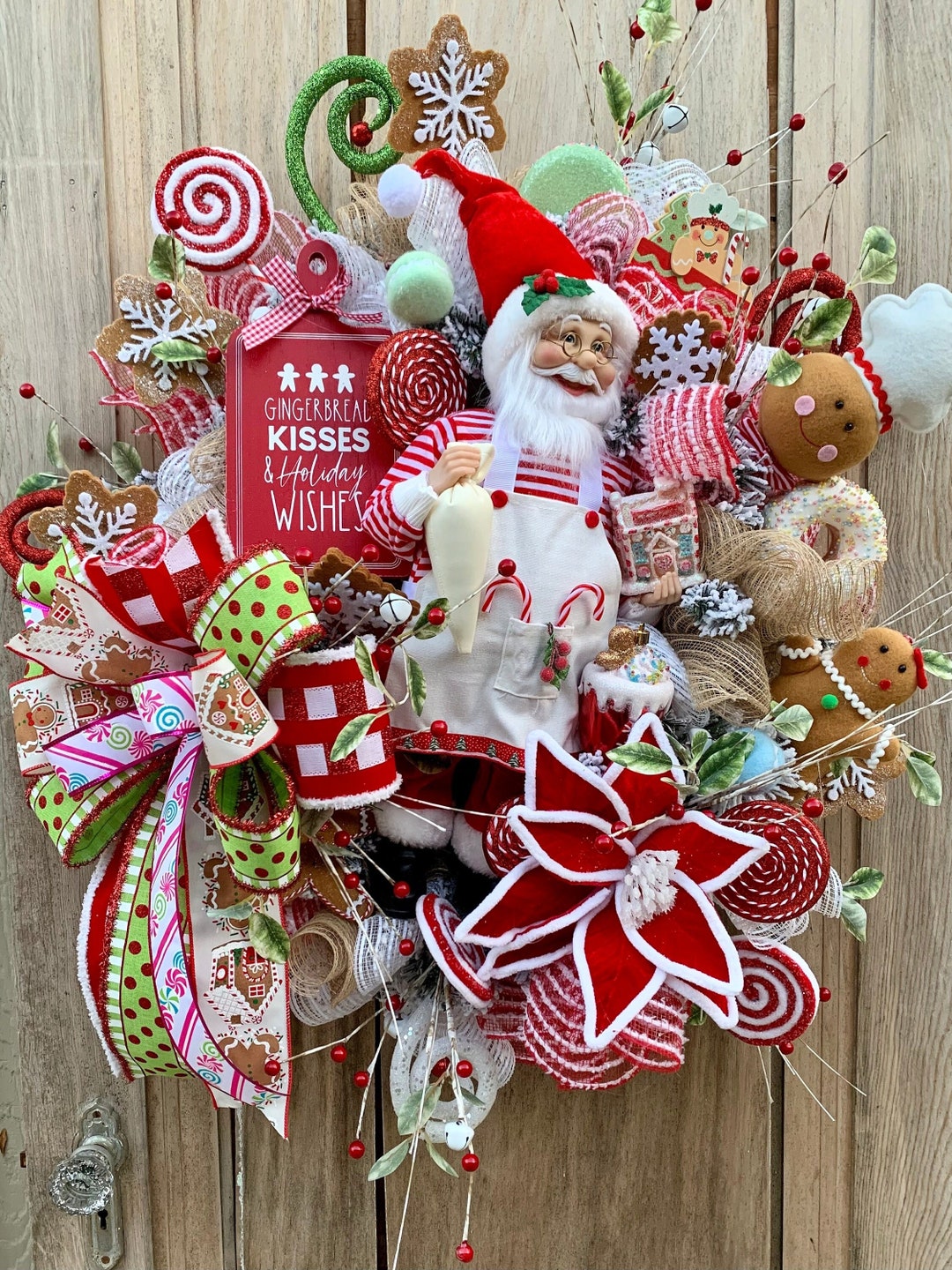 Santa Baking and Decorating Gingerbread Cookies Wreath Santa N ...