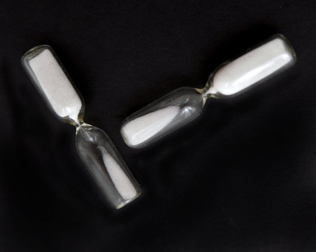 2 Vintage Small Hourglasses, Hourglass - "decision Maker" - 53-67 Mm ...