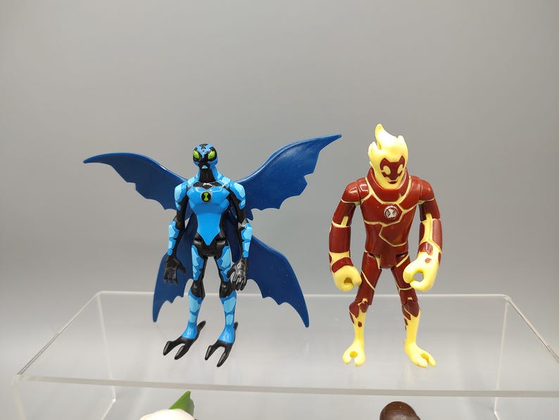 Ben 10 Cartoon Network Action Figure / Alien Force Big Chill Ultimate ...