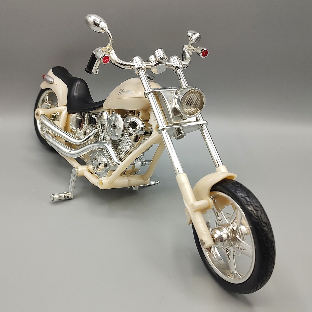 Vintage Bratz Boyz Motorcycle White Pearl / 2000s 00s Y2k - Etsy