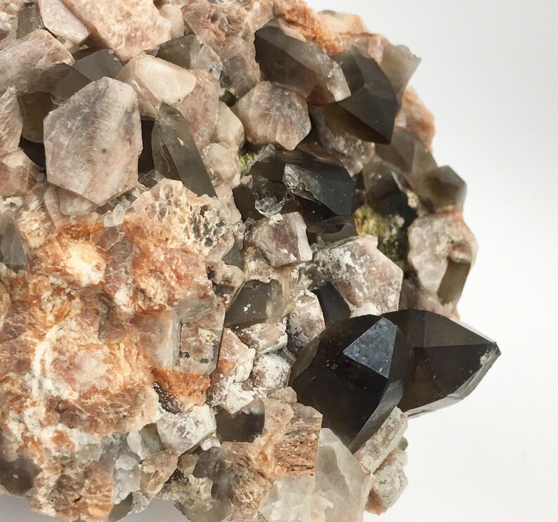 Cluster of Terminated Smoky Quartz Yellow-Green Musocite | Etsy