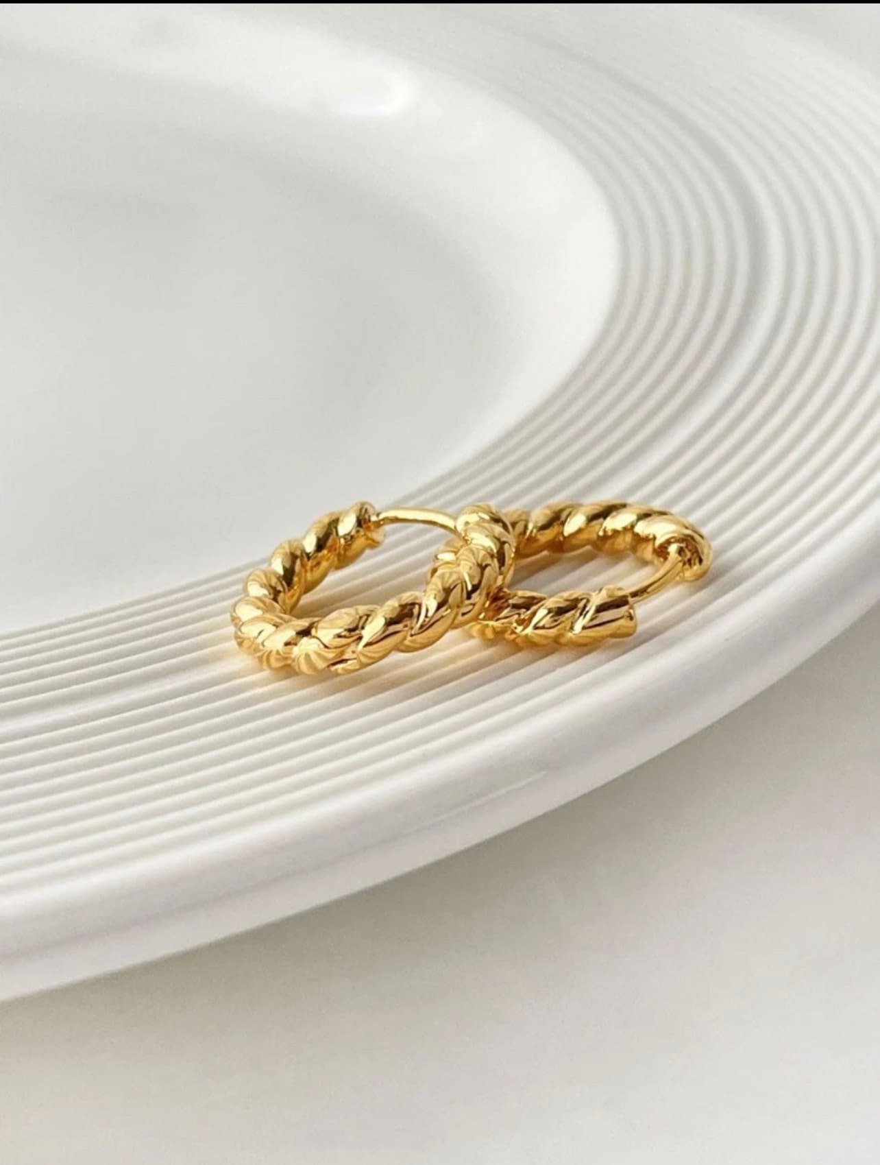 Gold Hoop Earrings, Twisted Hoops Clasp Earrings, Small Hoop Earrings ...