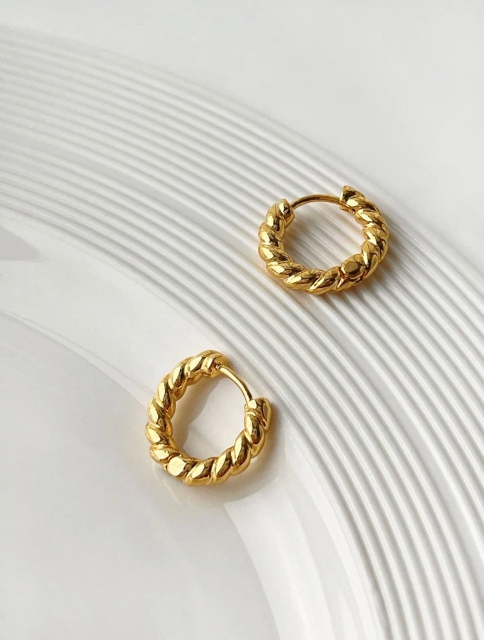 Gold Hoop Earrings, Twisted Hoops Clasp Earrings, Small Hoop Earrings ...