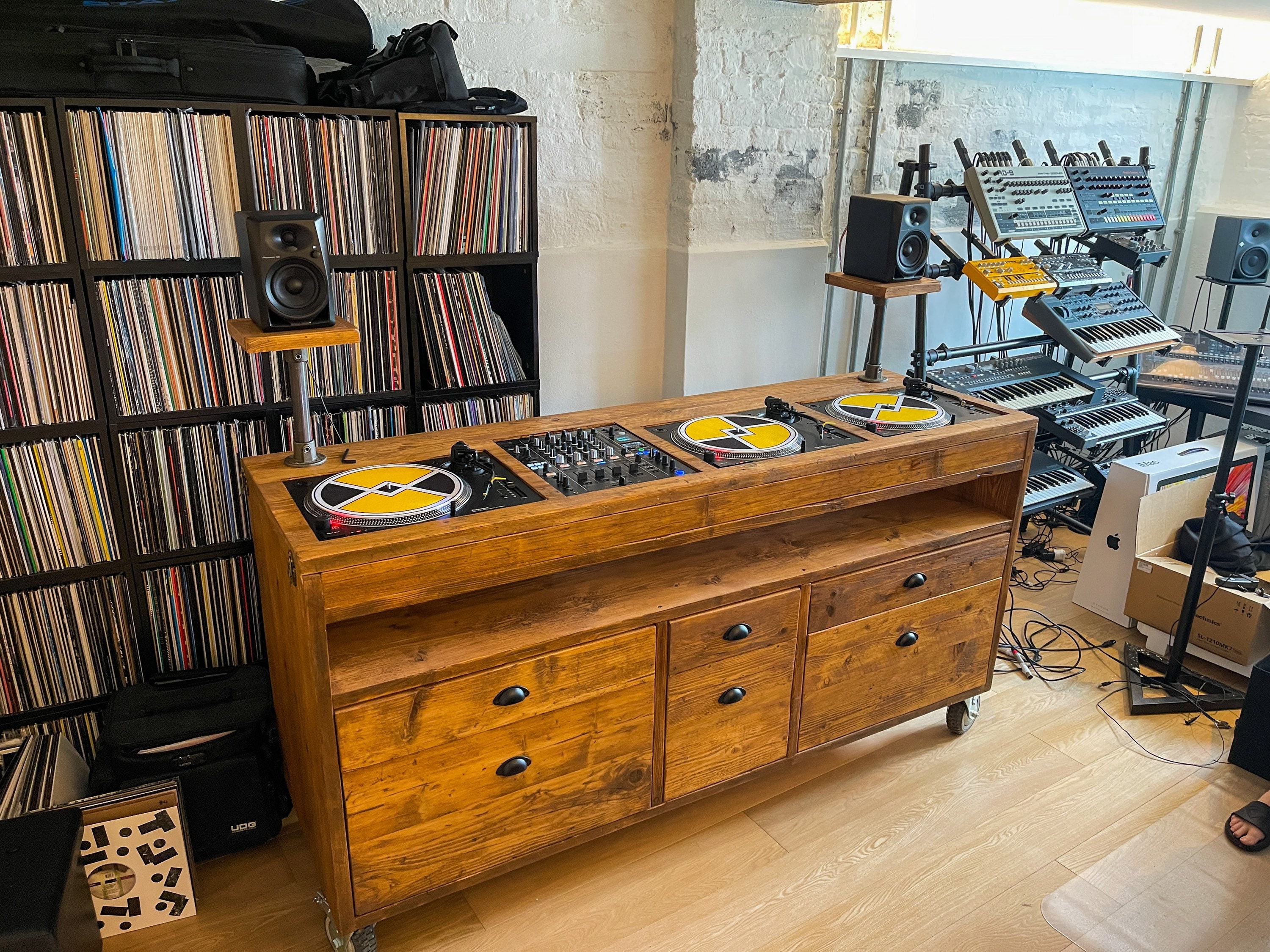 DJ Booth / DJ Table / DJ Furniture/ Dj Deck Stand / Dj Desk / Dj Unit ...