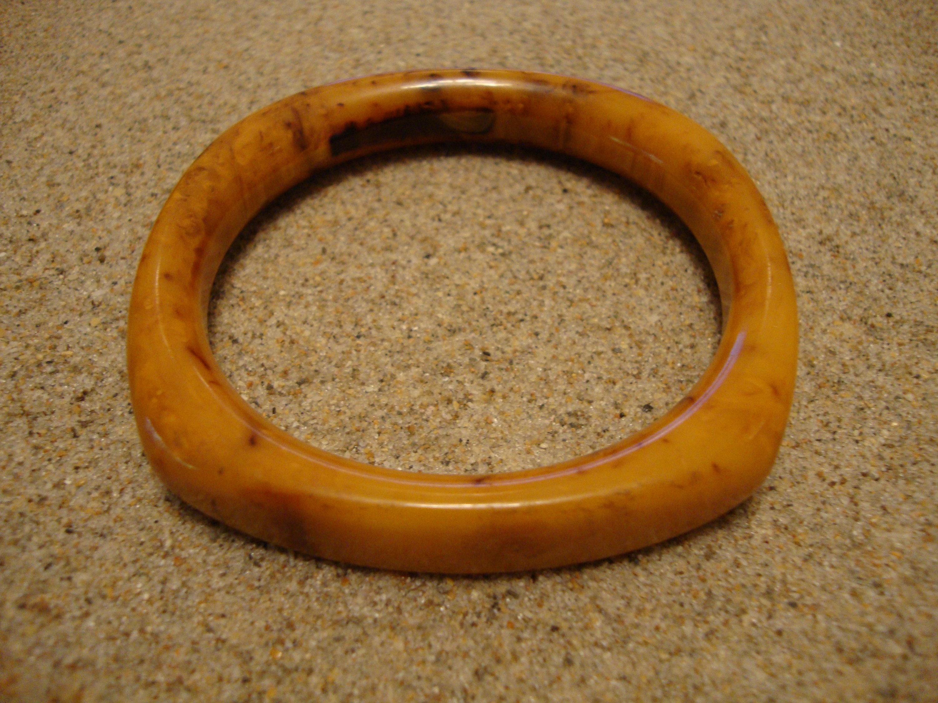 Vintage 1/2 Rounded Square Bakelite Bracelet - Etsy