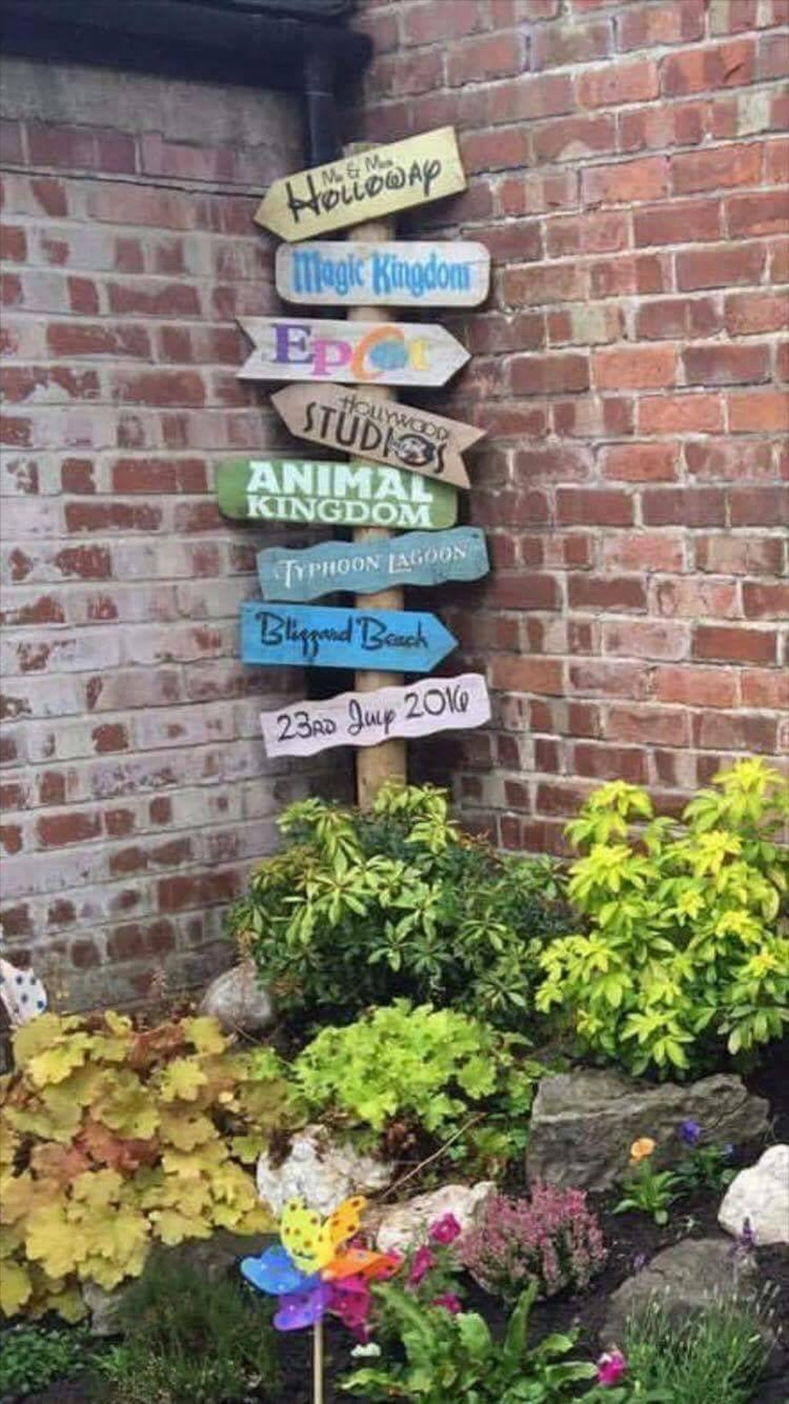 Disney Theme Park/ride Signpost Slats Wedding Table Names - Etsy UK