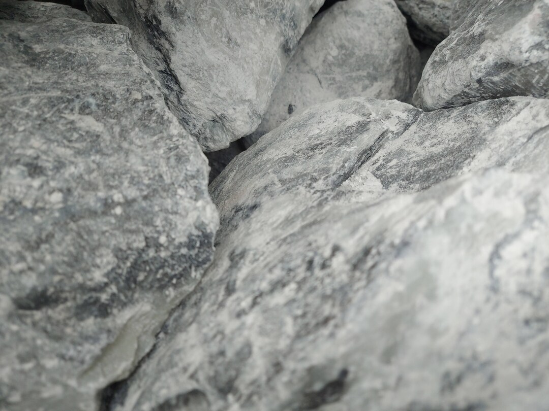 1 Block of Black/white Soapstone, 6 to 8 Kg Steatite Rock, Soft Stone ...