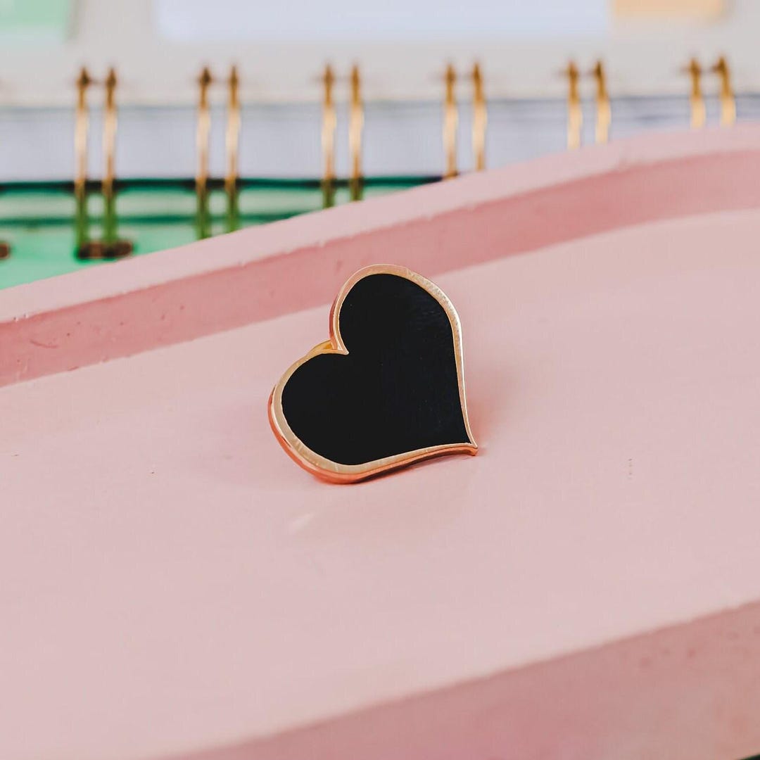 1-inch Black Heart Enamel Pin - Kawaii Pins, Lapel Pins, Enamel Pins ...