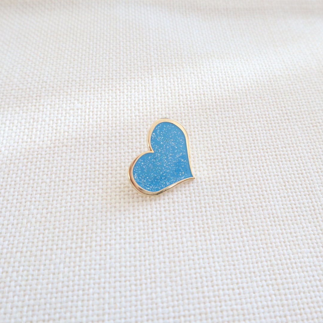 1/2-inch Blue GLITTER Heart Enamel Pin - Kawaii Pins, Lapel Pins ...