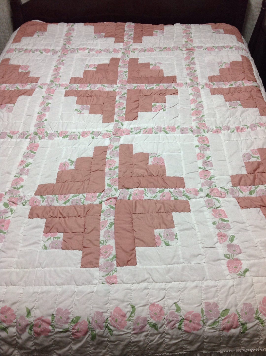 Hand Quilted Log Cabin Quilt - Mauve, White Patchwork (queen/full) (AS ...