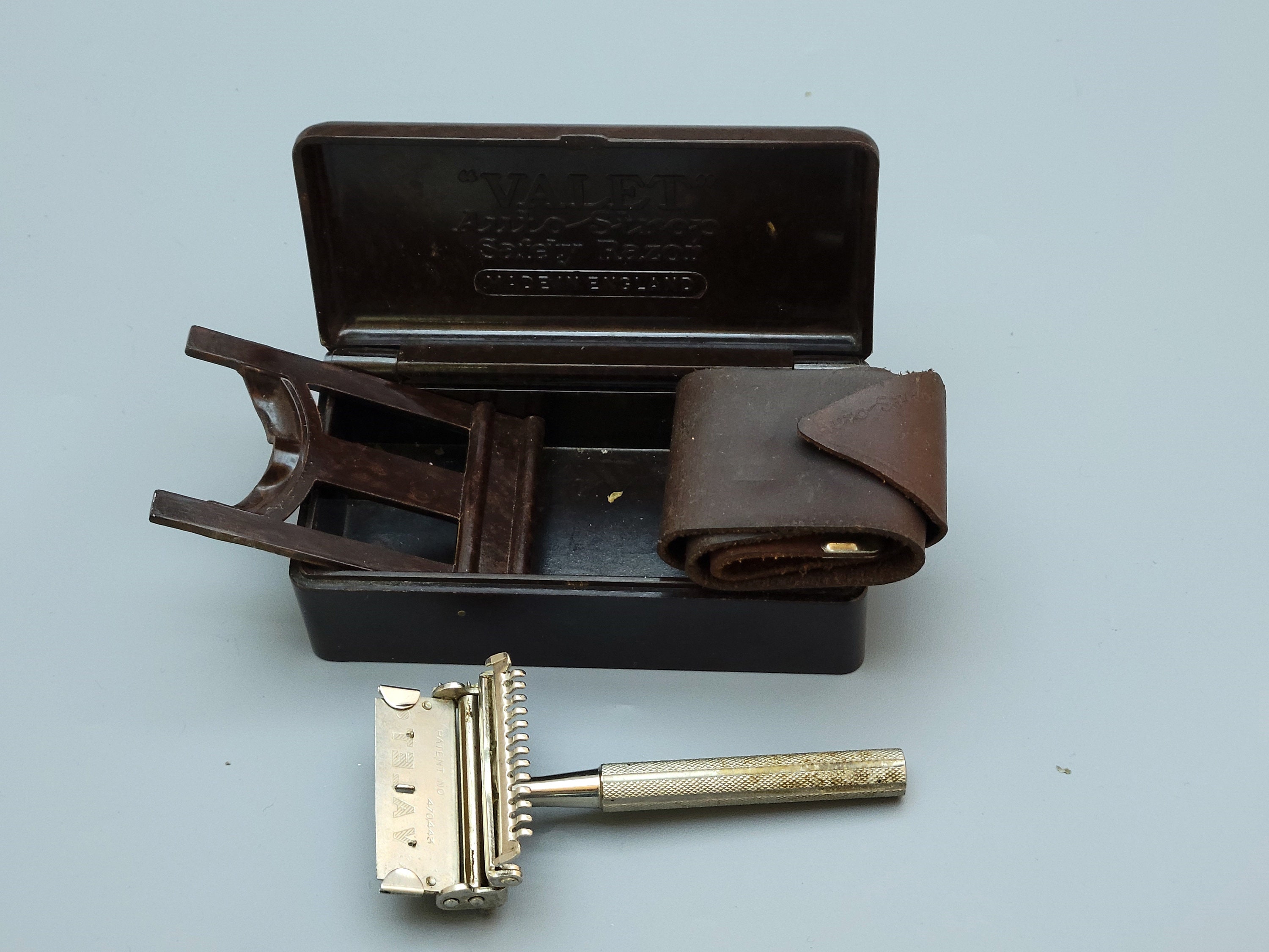 Vintage Mid-20th Century Valet Auto-strop Safety Razor - Etsy