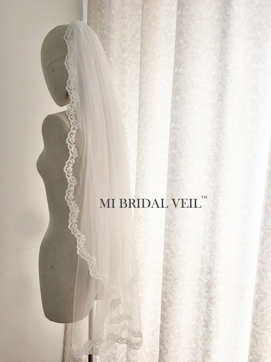Lace Wedding Veil, Small Rose Lace Veil, Fingertip Bridal Veil, Vintage ...