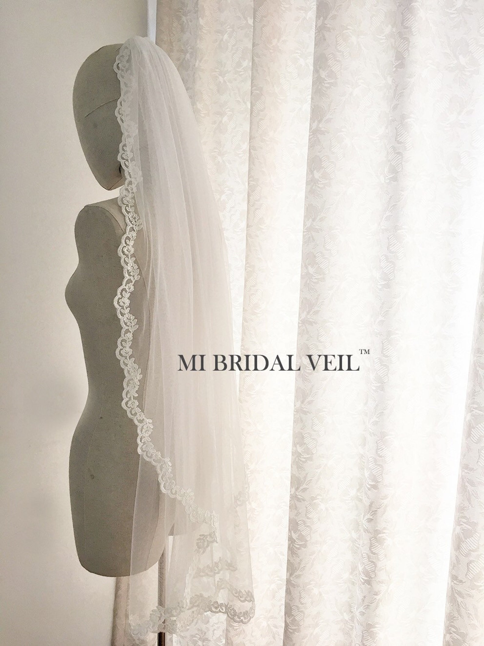 Lace Wedding Veil, Small Rose Lace Veil, Fingertip Bridal Veil, Vintage ...