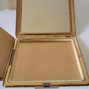 Vintage Elgin American 1940's Compact in Original Box, Gold Colored ...