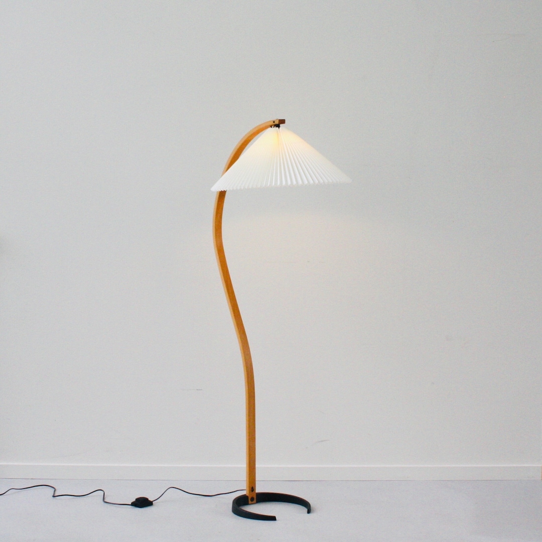 Original Danish Caprani Floor Lamp in Beech Wood | 1970s - Etsy
