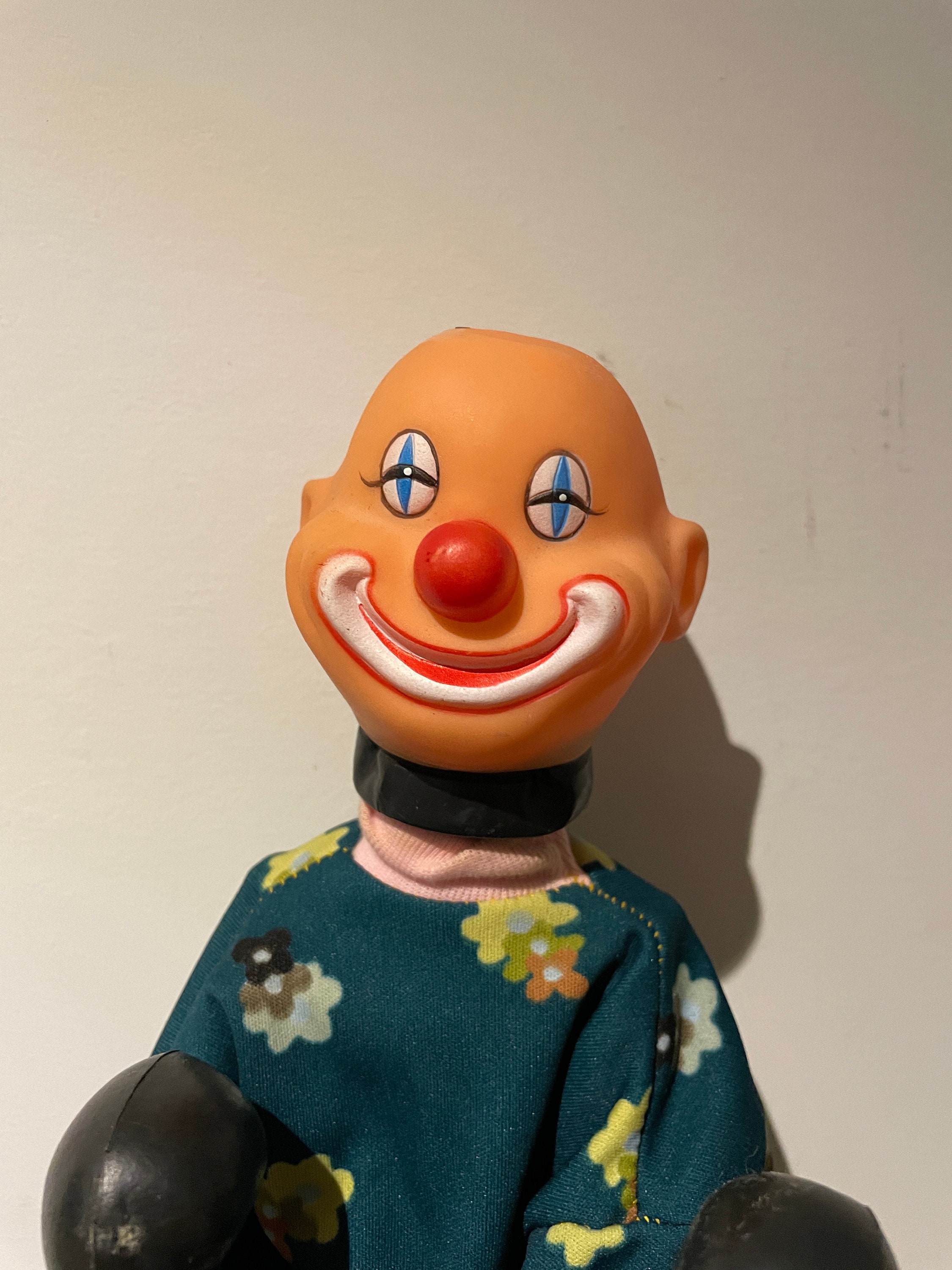 Merchant With Basket Puppet & a BONUS Punching Clown Carnival ...