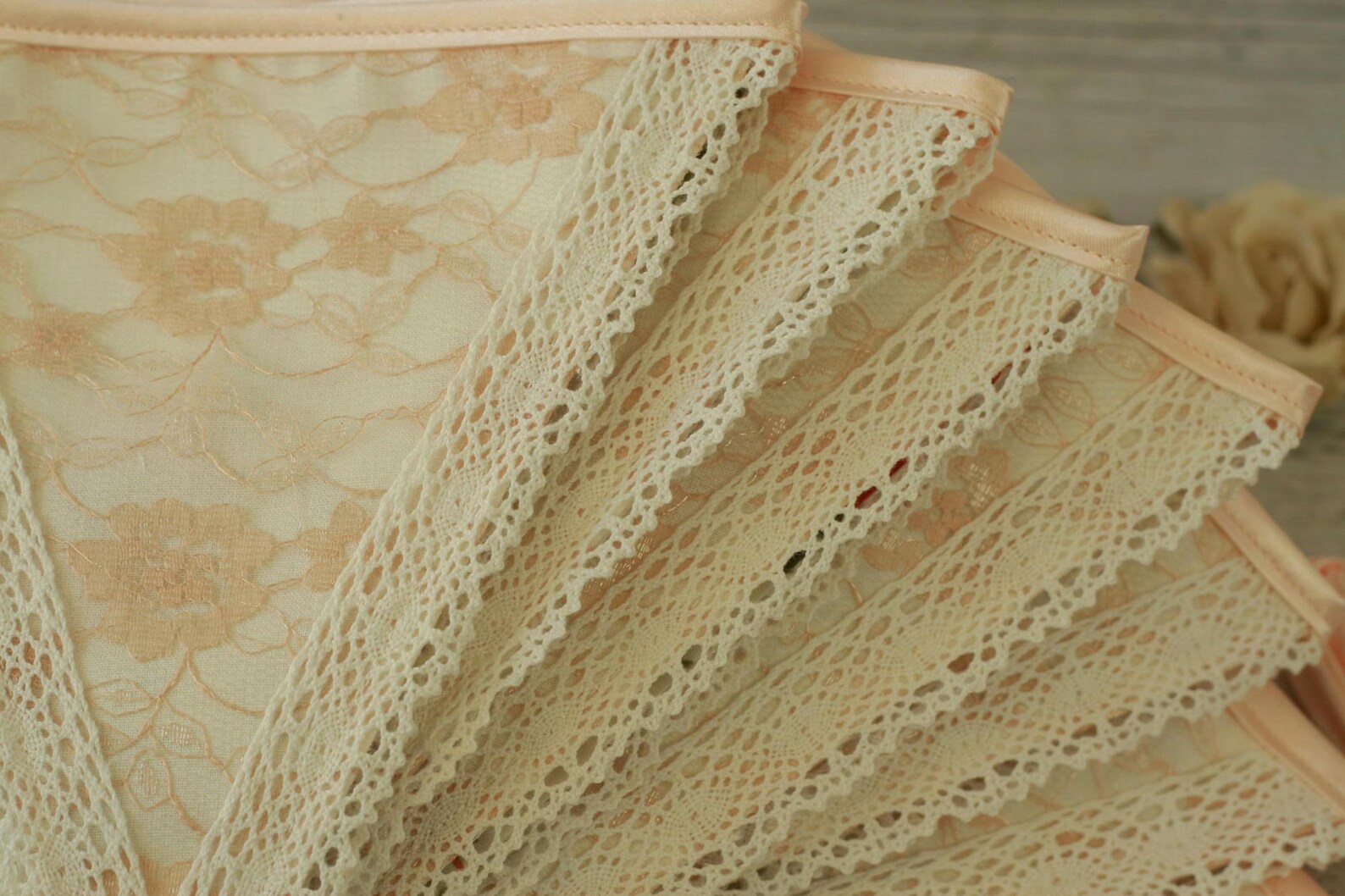 Vintage Floral Decoration, Shabby Chic Home Decoration, Vintage Chic ...