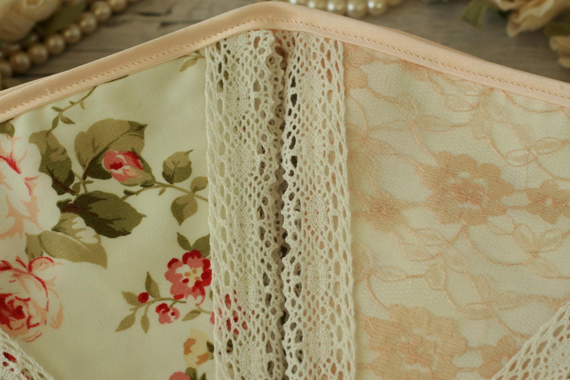 Vintage Floral Decoration, Shabby Chic Home Decoration, Vintage Chic ...