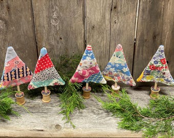 15 Vintage Antique Quilt Christmas Tree on Vintage Textile Spool ...