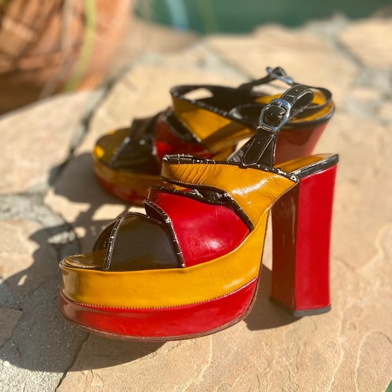 Vintage 70s patent leather disco platforms - Gem