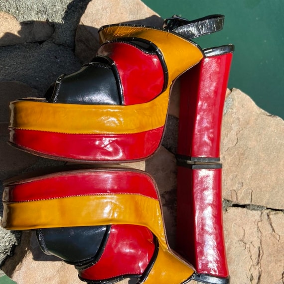 Vintage 70s patent leather disco platforms - Gem