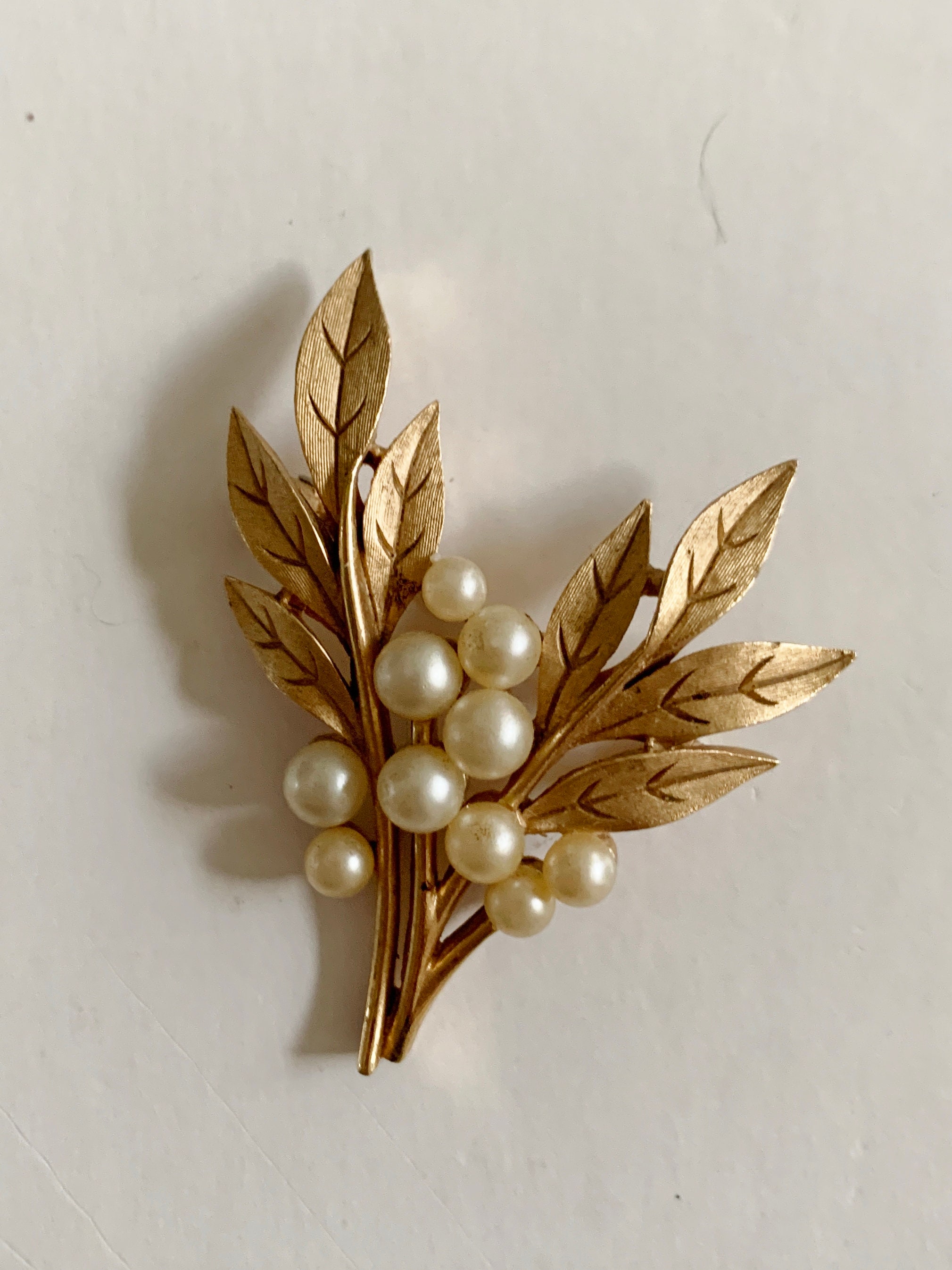Vintage Trifari Gold Tone Leaf Pearl Brooch - Etsy