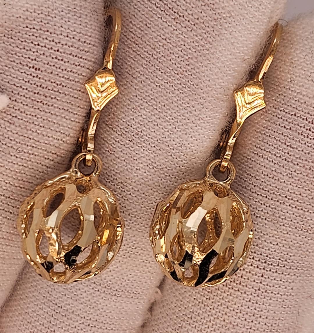 14k Yellow Gold Diamond Cut Round Hanging Earrings Lever-back Lock 1 ...